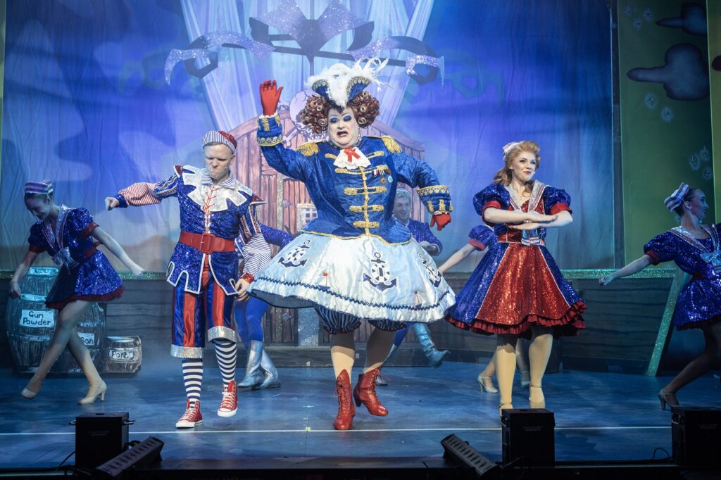 Festive pantos receive rave reviews with over 3000 attending on ...
