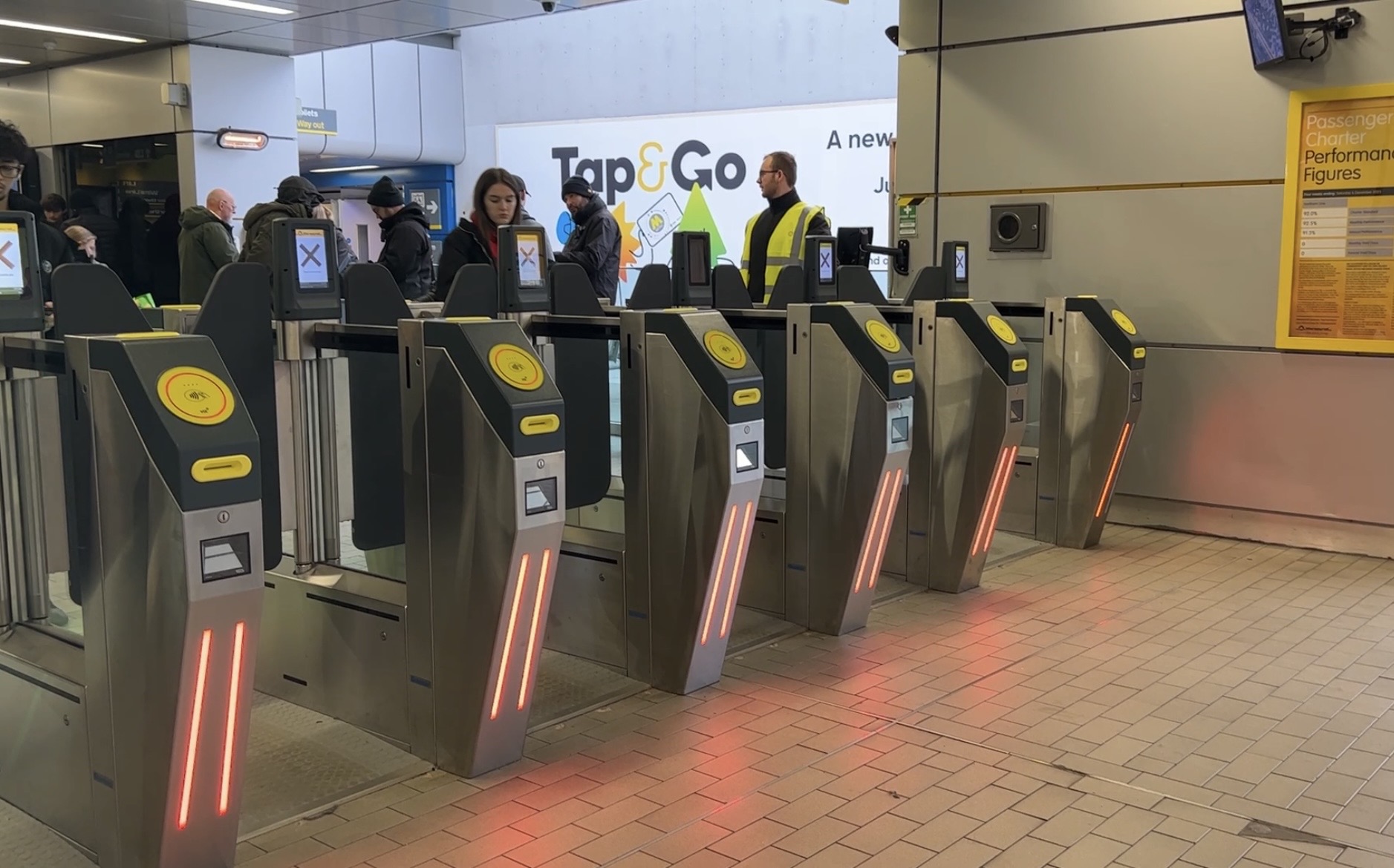 Contactless tap and go now available on region's railways - MerseyNewsLive